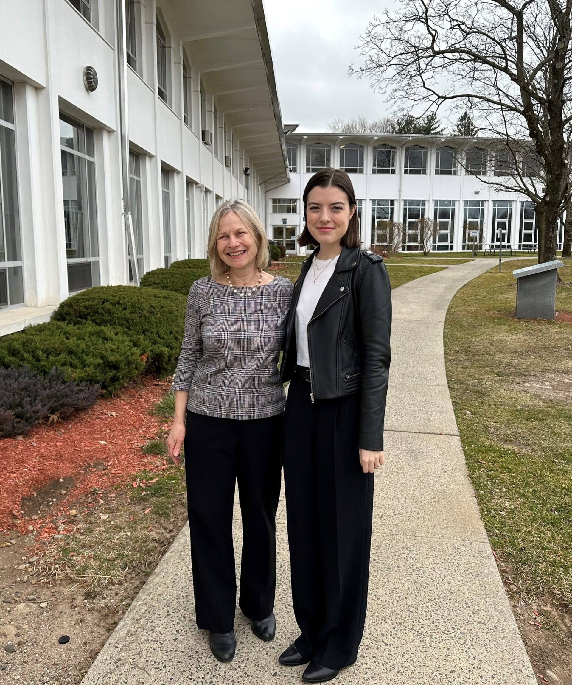 AHA Alumna Nora Neus Leads Exploration of Media Literacy - Academy of ...